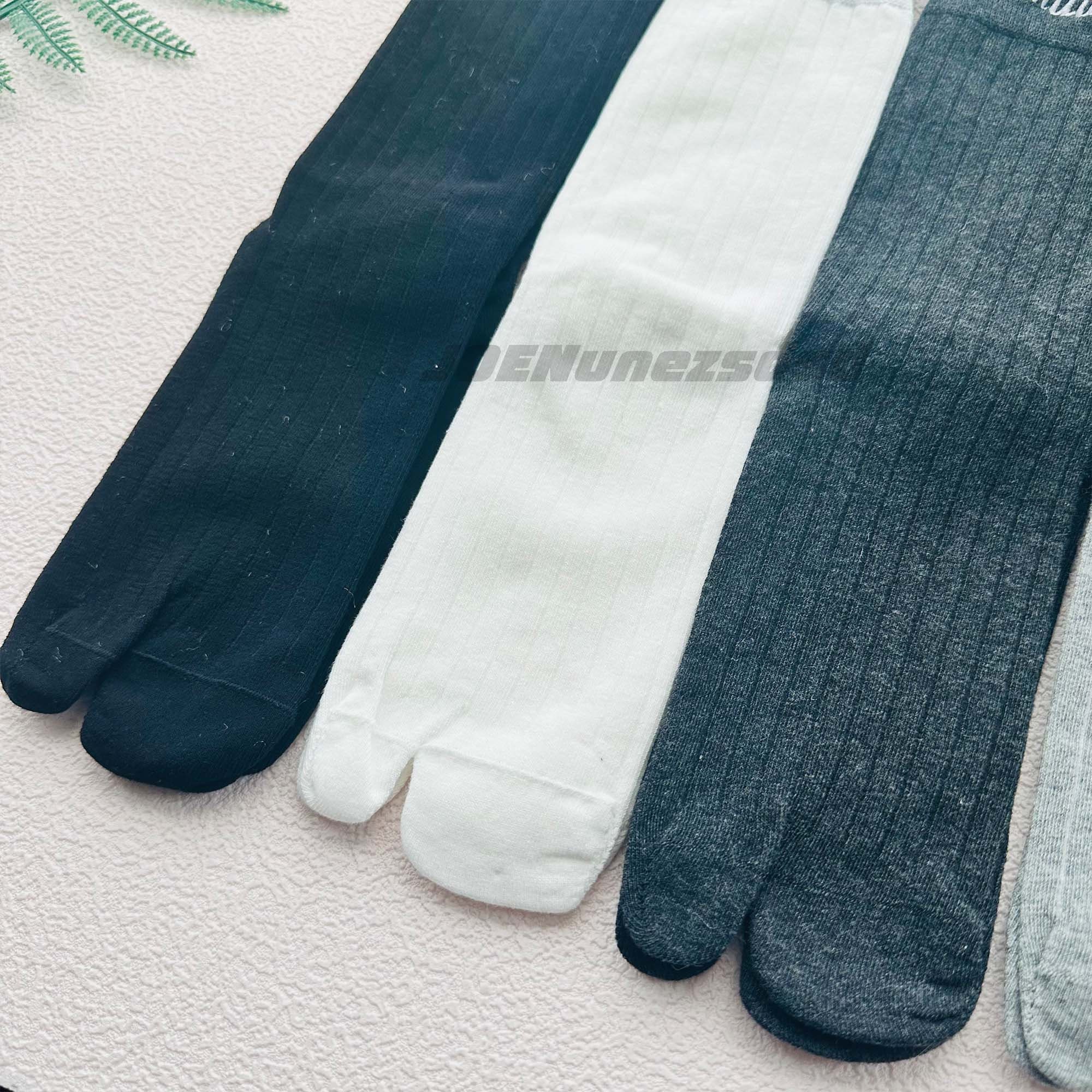 Personalized Split-toe Tabi Socks: Embroidered Name, Japanese Style - Etsy