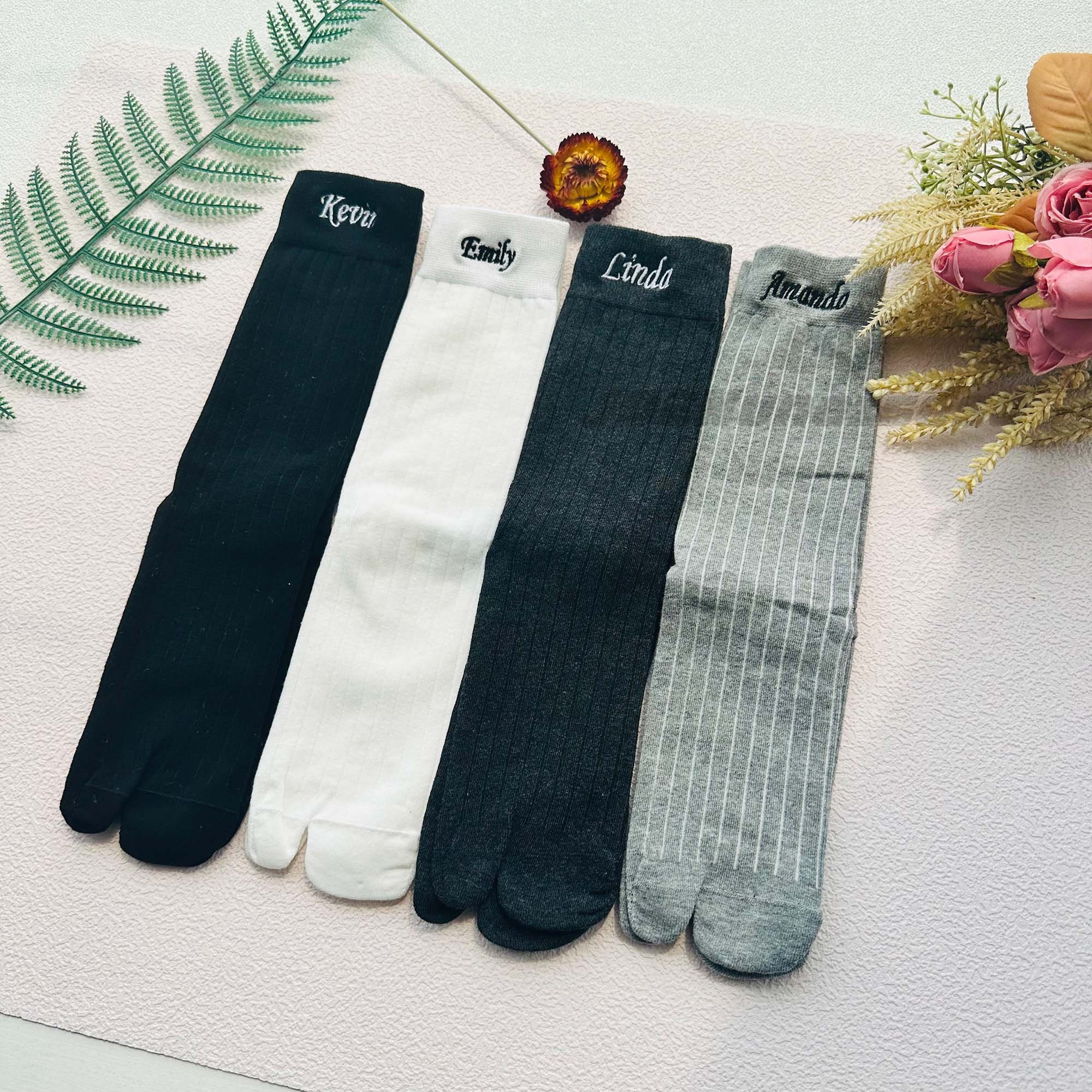 Personalized Split-toe Tabi Socks: Embroidered Name, Japanese Style - Etsy