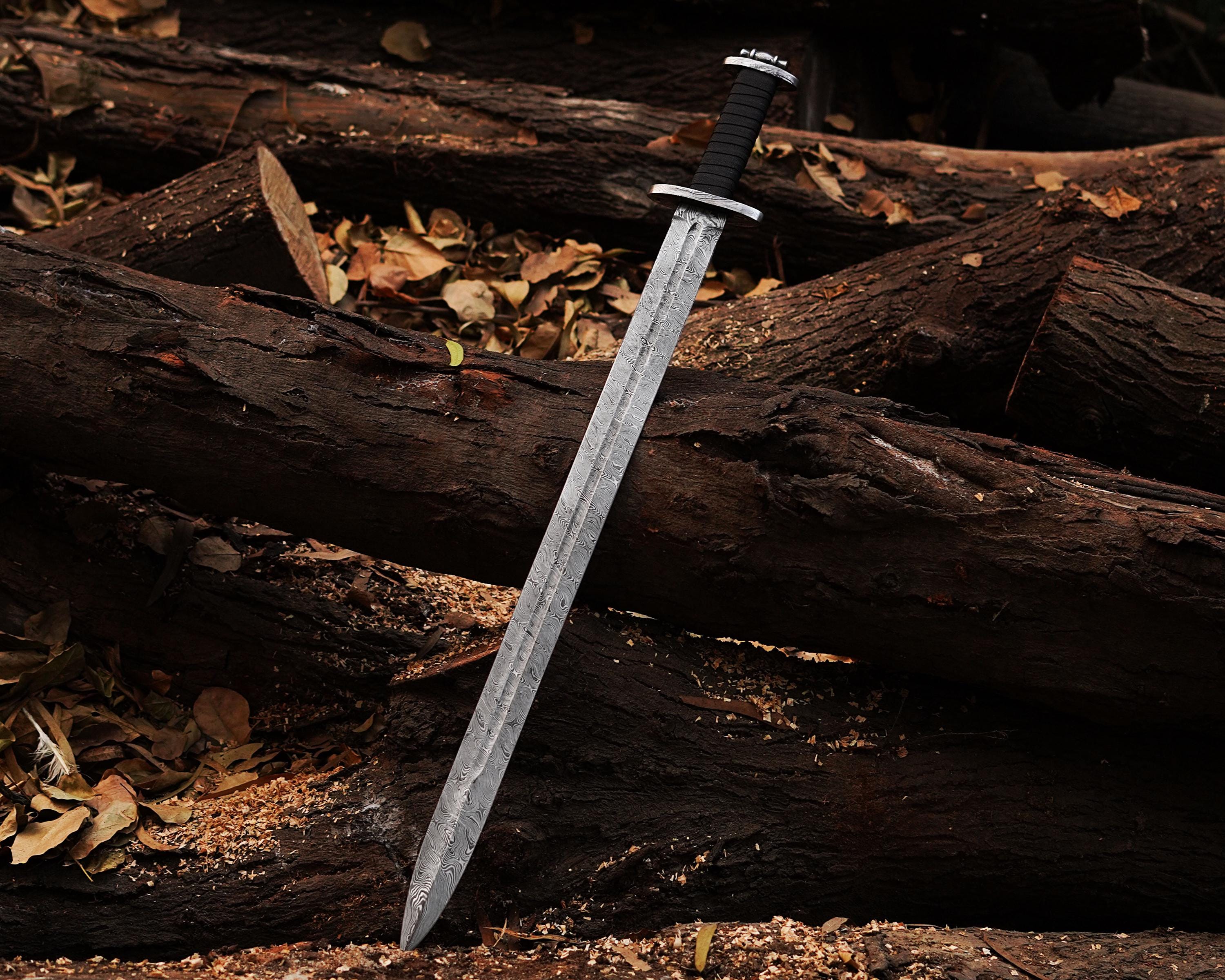 Custom RAGNAR Viking Sword Beautiful Custom Handmade Damascus Steel ...