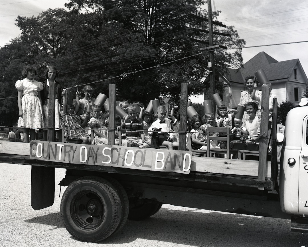 Digital Download, Vintage Parade Photo, High-definition Black and White ...
