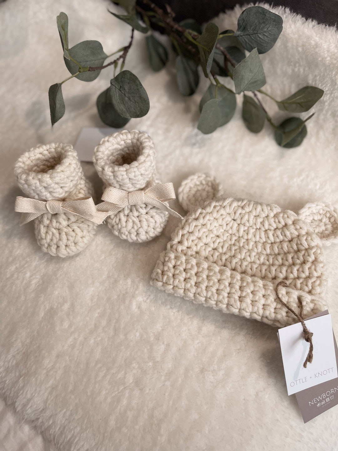 Hat and Bootie Set, Baby Hat and Shoes, Baby Bow Booties and Bear Hat ...