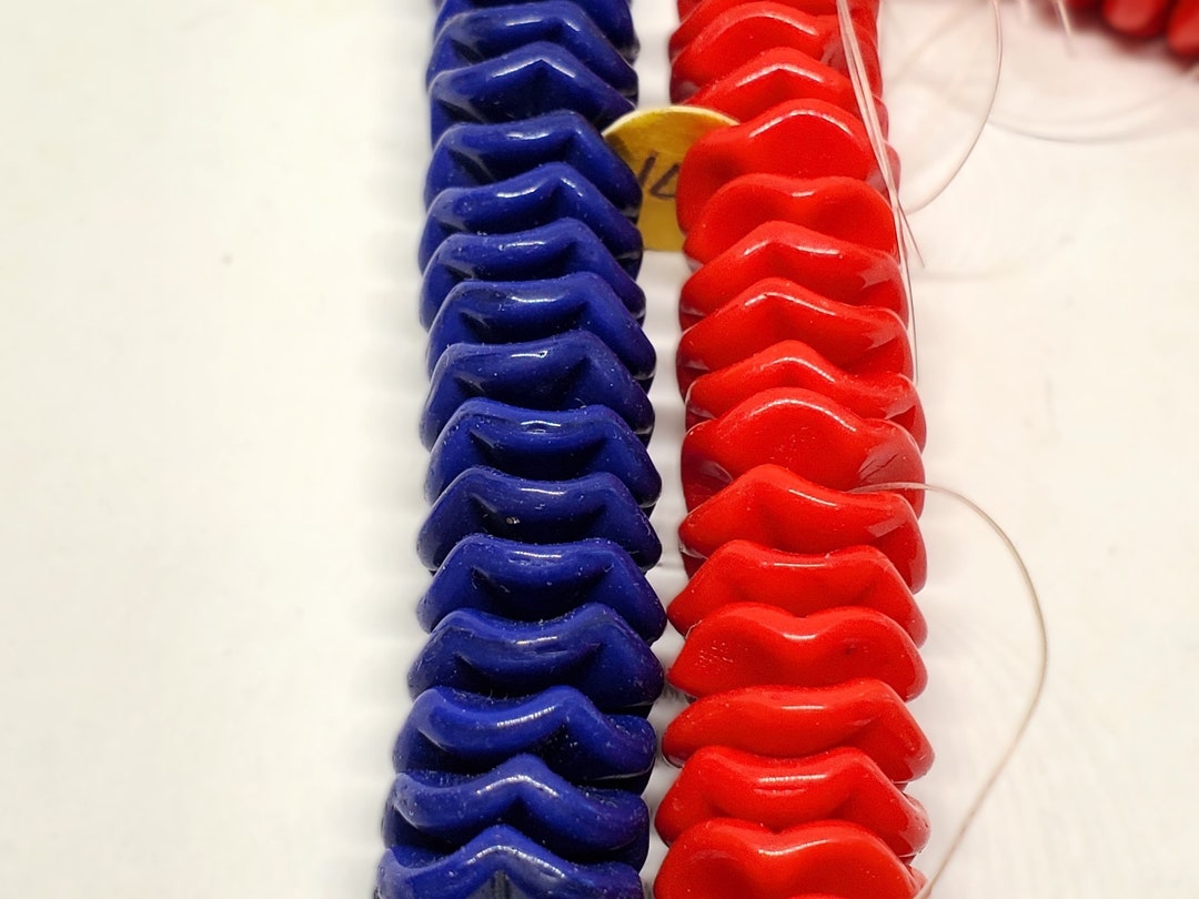 20 Wavy Disc Beads Blue or Red EB91 - Etsy