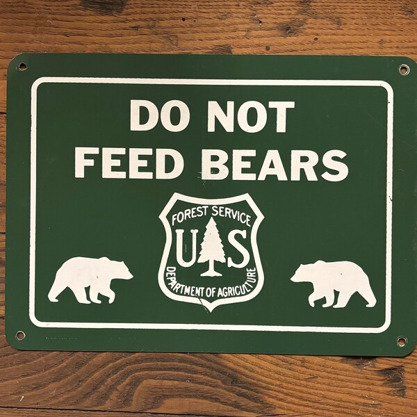 Dont Feed Bears Sign - Etsy