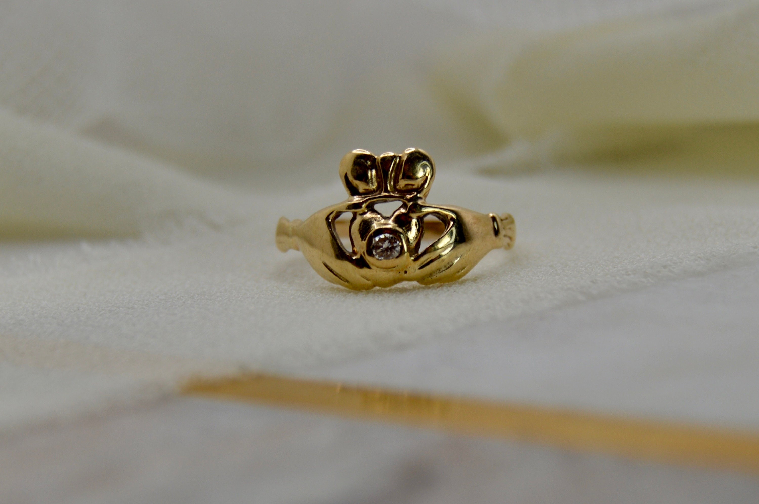 Vintage Estate 10K Yellow Gold With Genuine Diamond Irish Claddagh Ring ...