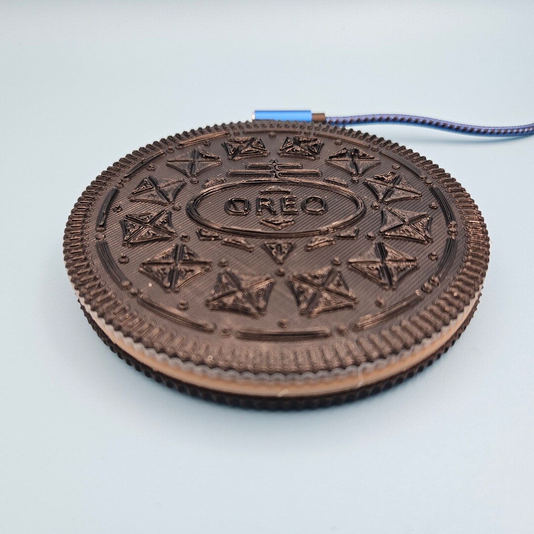 Illuminated Peanut Butter Creme Oreo Wireless Charger 15 Watt USB C ...
