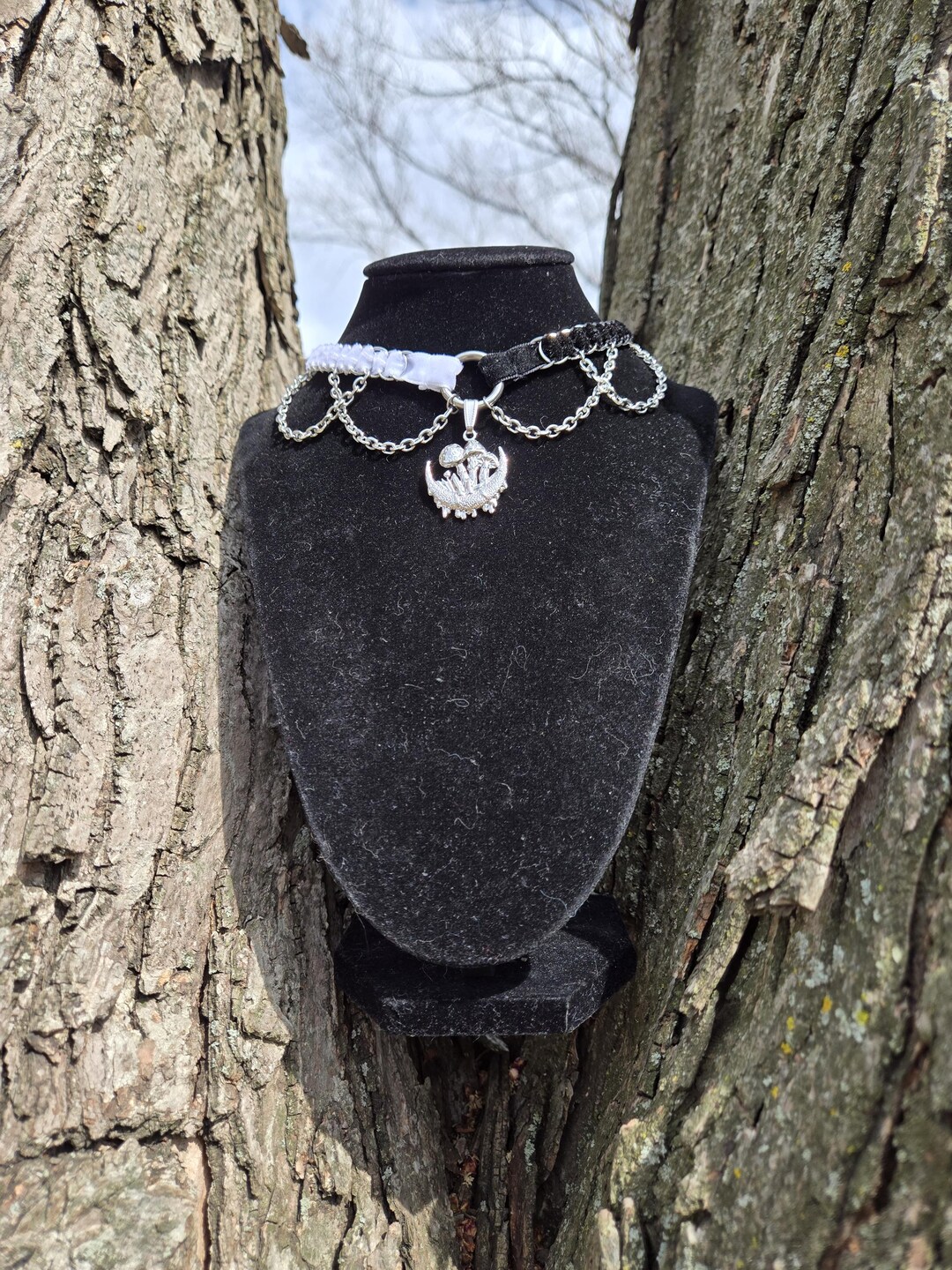 Chainmail Inspired Black and White Plus Size Velvet Ribbon Choker With ...