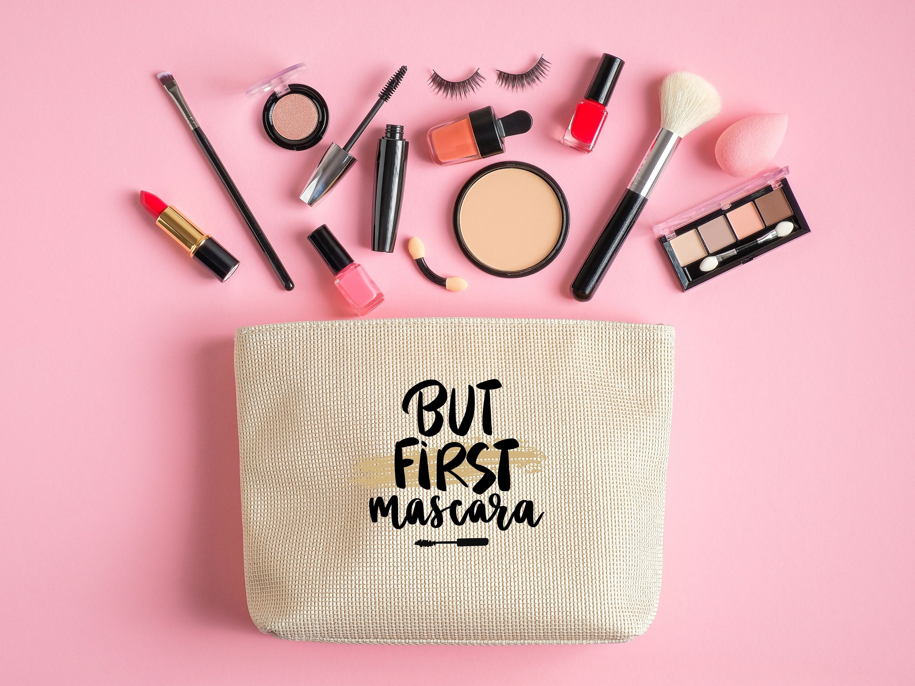 Chic Makeup Bag SVG Bundle: Beauty Quotes, Fashion Designs (digital ...