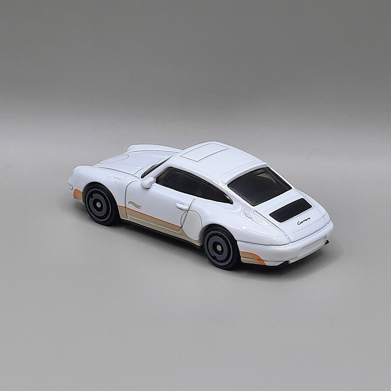 1996 Porsche 911 Carrera (993) Keychain, White Diecast Hot Wheels Bag ...