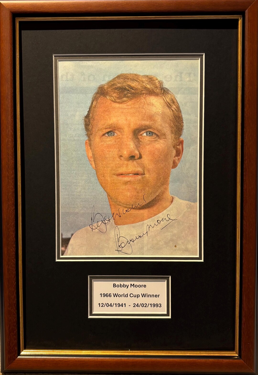 Bobby Moore England and West Ham United Legend Professionally Framed ...