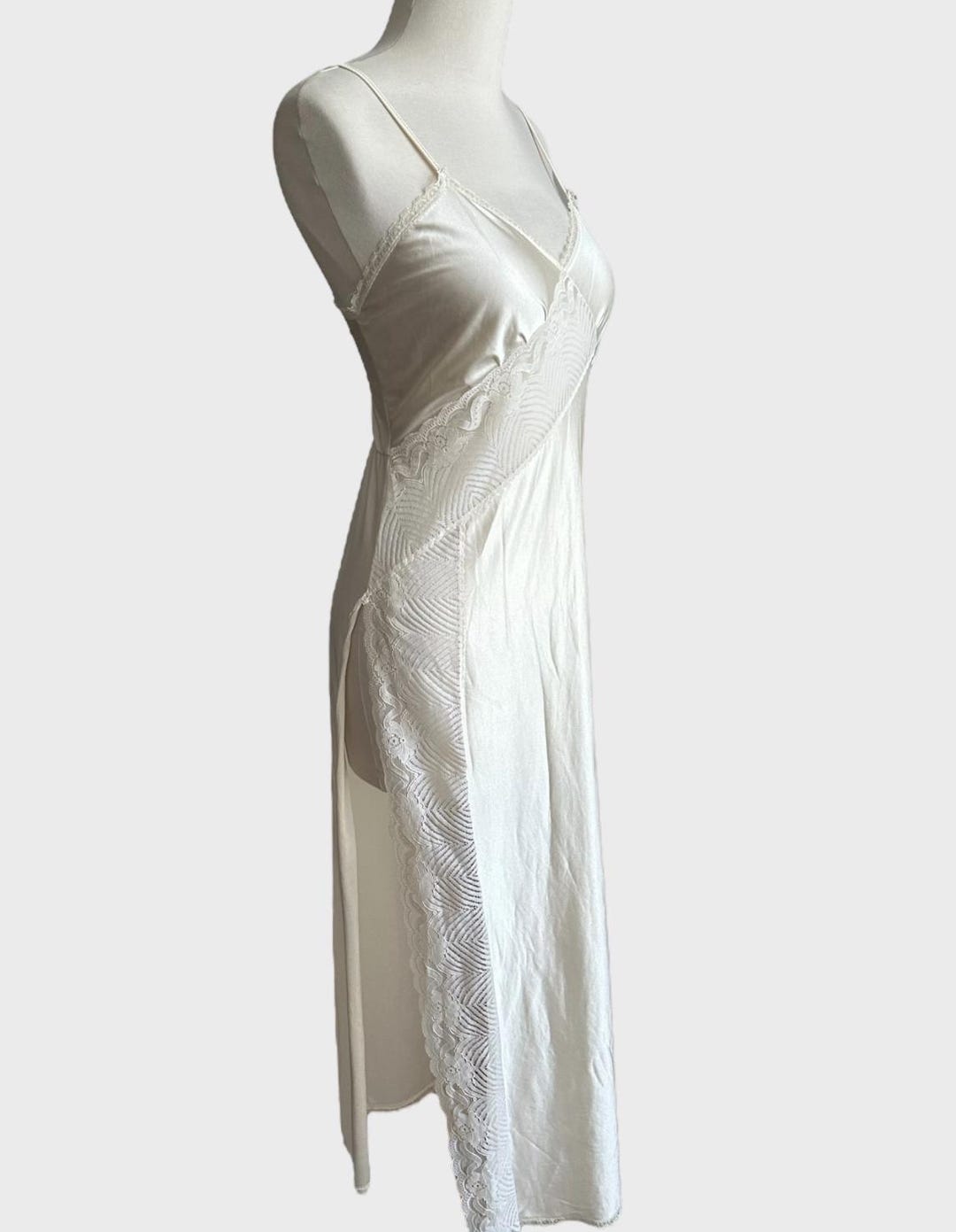 Vintage White Lace Nightgown / Women Sheer Laced Robe, Night Dressing ...