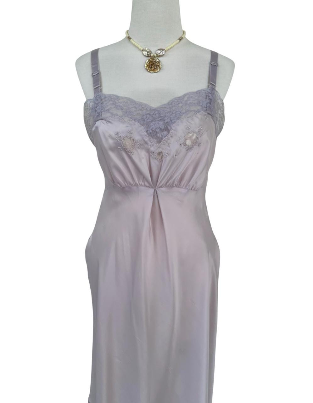 Vintage Romantic Nightdress / Lilac Nightgown / Retro Nightwear ...