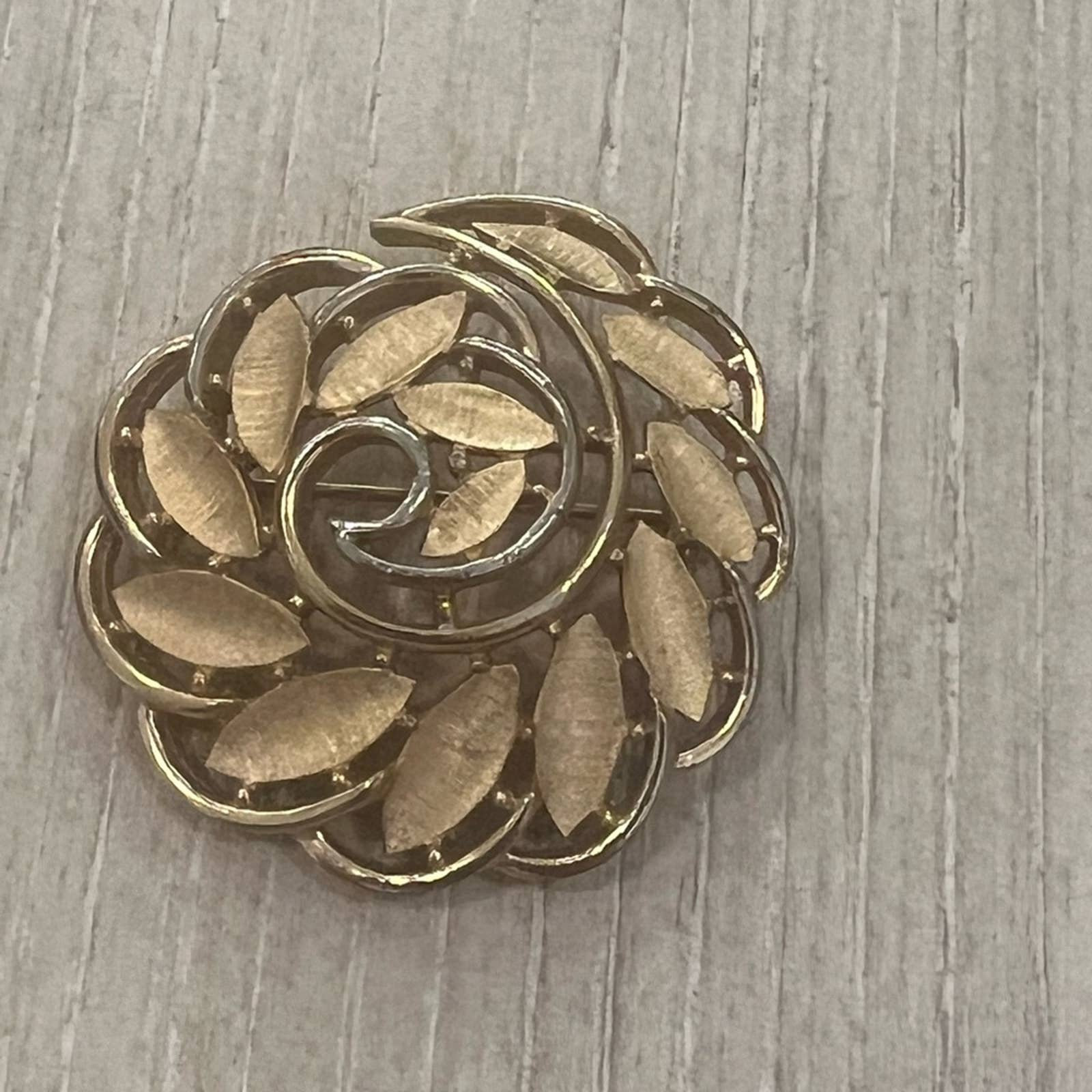 Vintage Trifari Pin Gold Brooch - Etsy