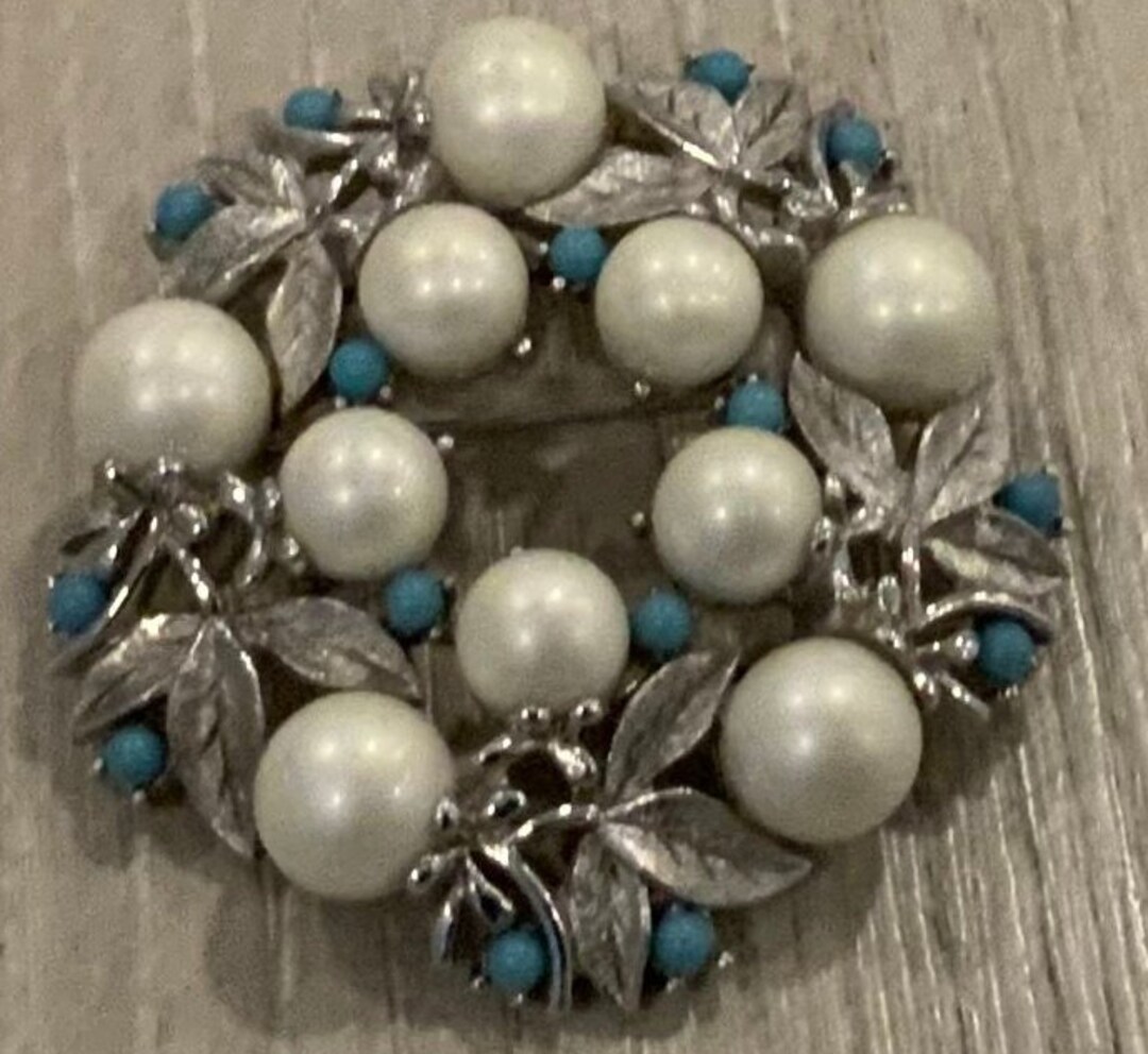 Signed Sarah Coventry Alaskan Summer Brooch With Pearls & Turquoise ...