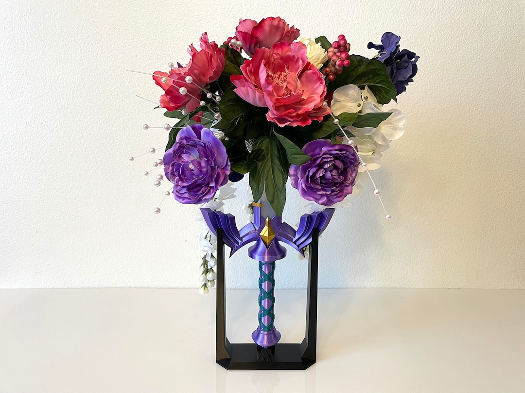 Master Sword Hilt Bouquet Holder - Legend of Zelda Flowers Display - Etsy