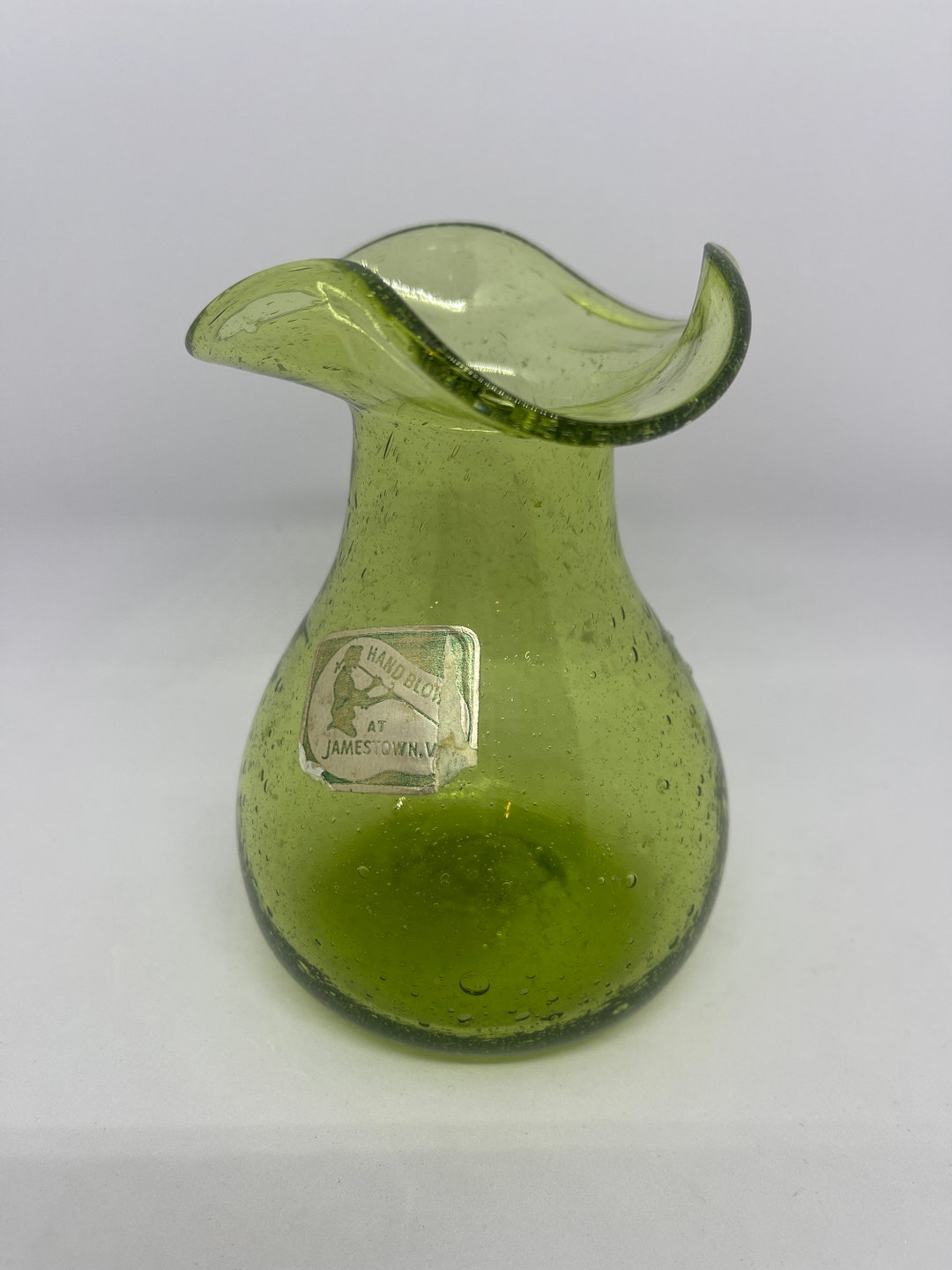 Vintage Jamestown Virginia Green Hand Blown Glass Vase With Ruffled Rim ...