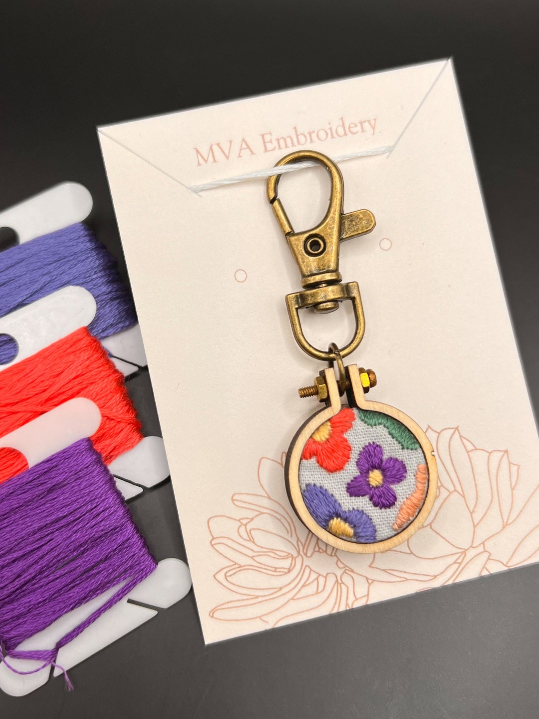 Mini Embroidery Groovy Flowers Keychain - Etsy