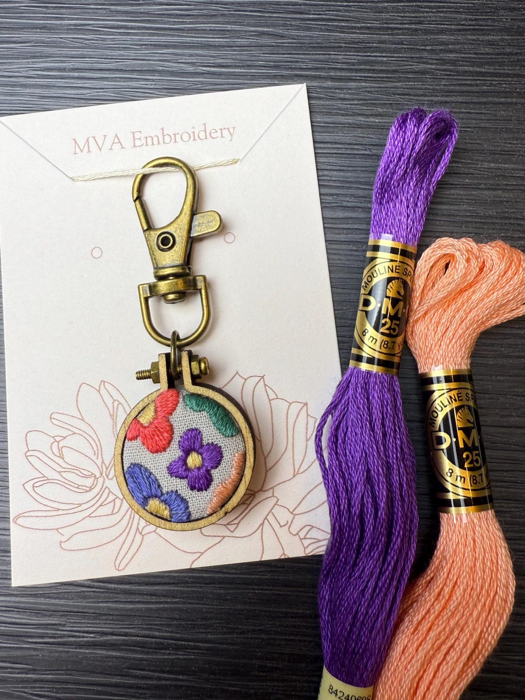 Mini Embroidery Groovy Flowers Keychain - Etsy