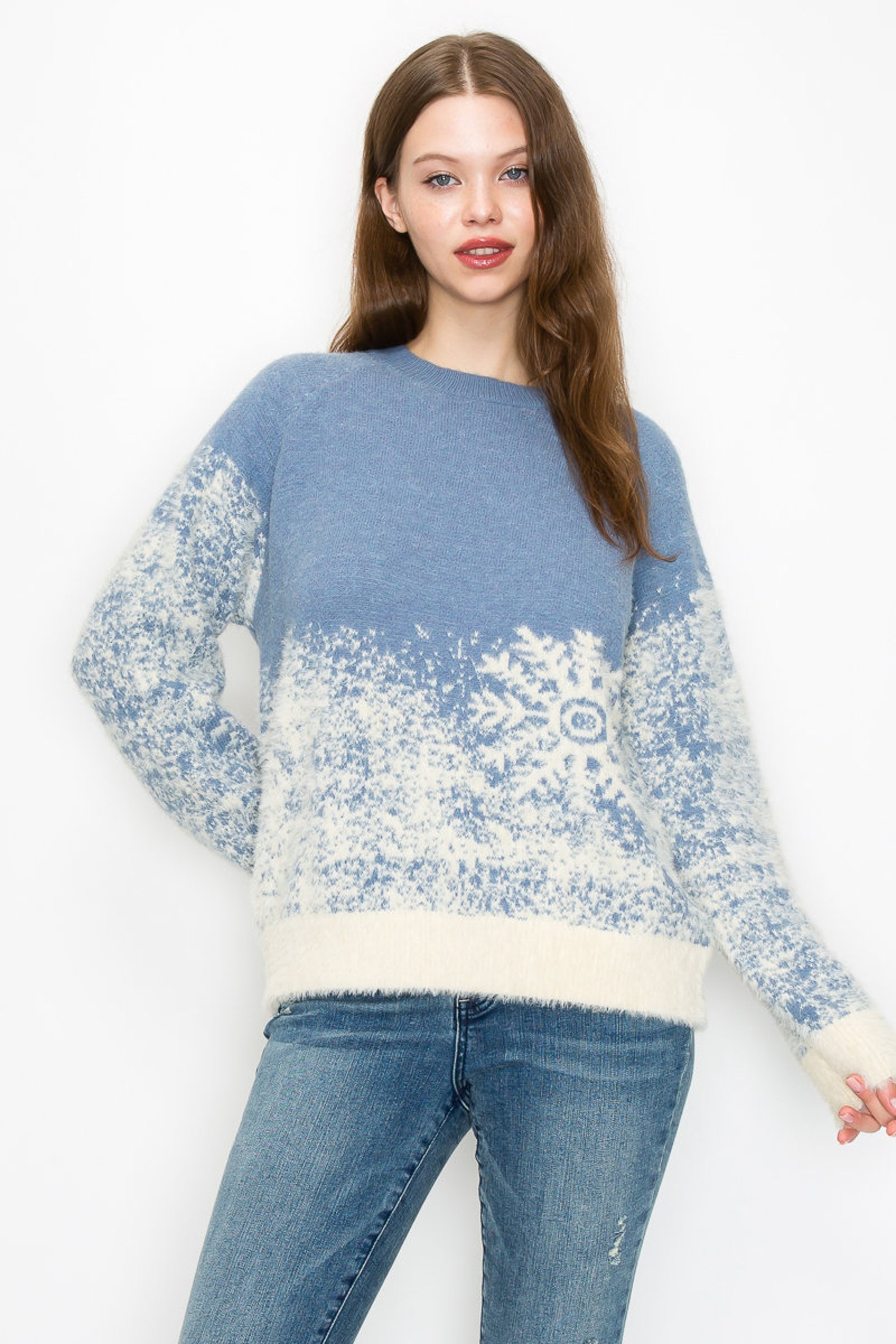 SNOWFLAKE HOLIDAY SWEATER / Winter Snowflake Eyelash Thread Crewneck ...