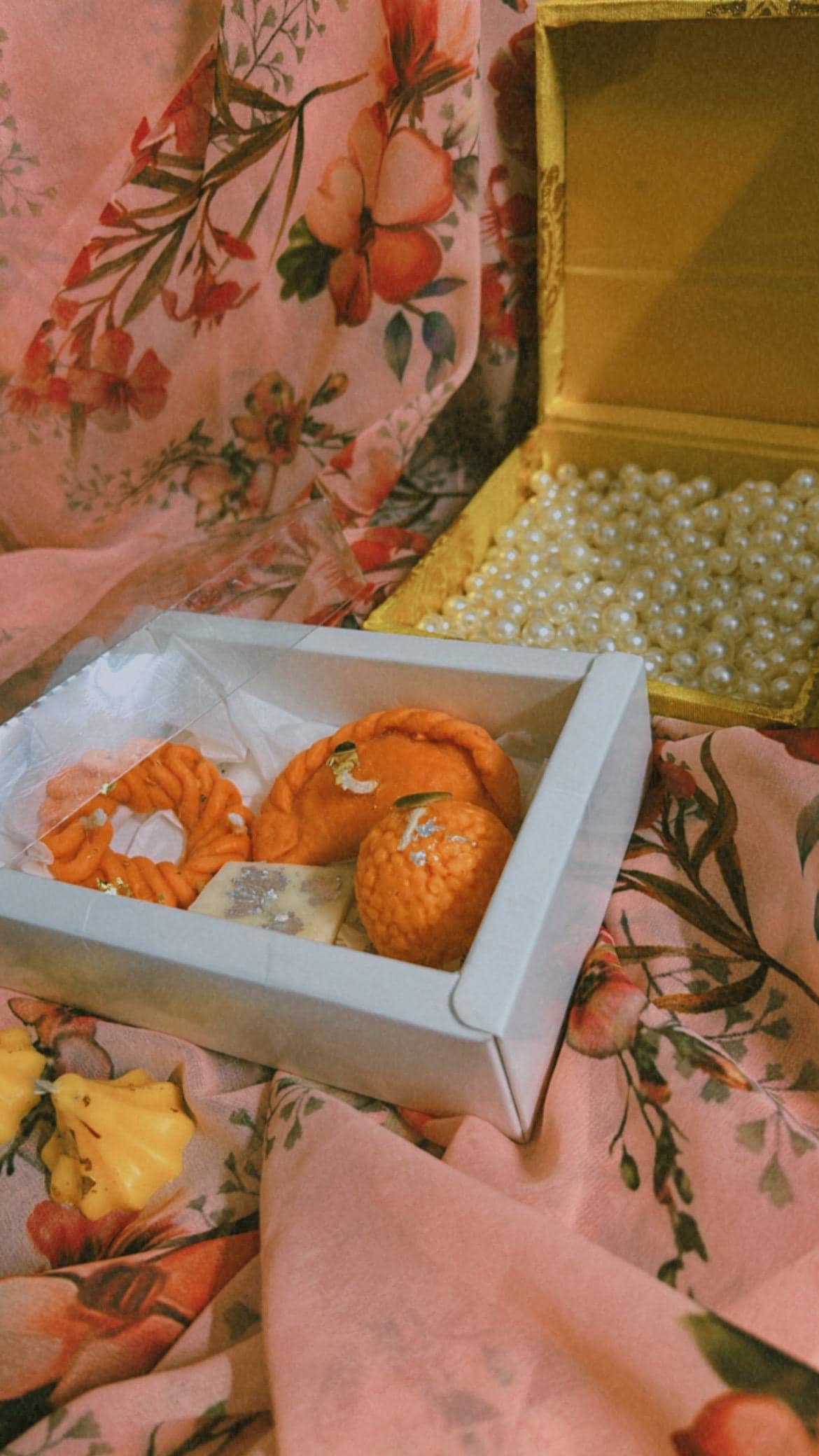 Assorted Mithai Box of 6 - Laddoo Candle, Modak, Imarti, Barfi, Gujiya ...