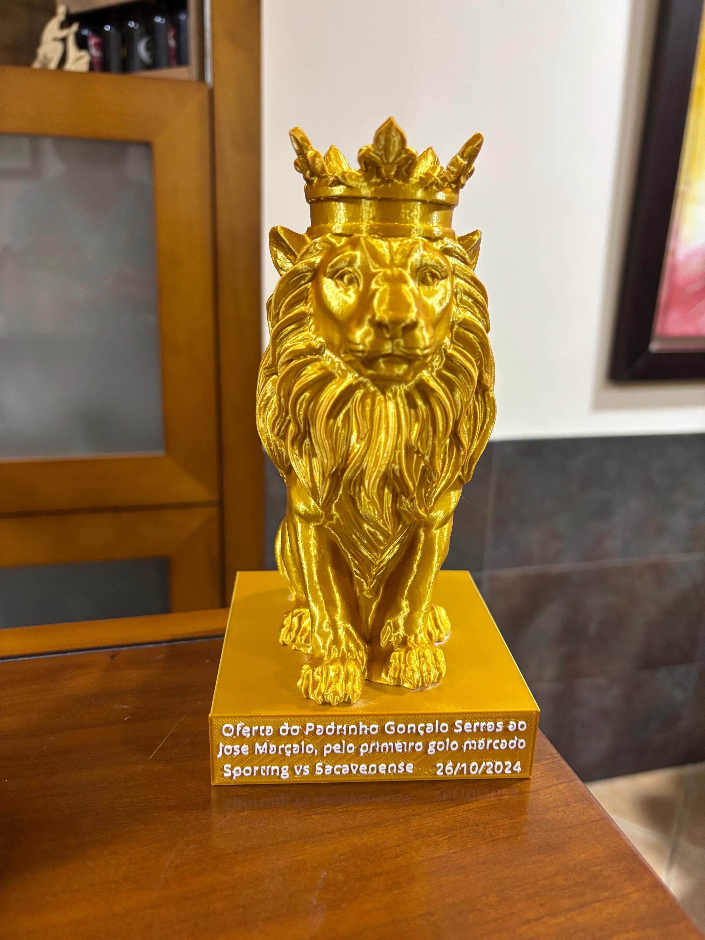 Majestic Lion King Sculpture – Gold or Marble Edition for Elegant Home ...