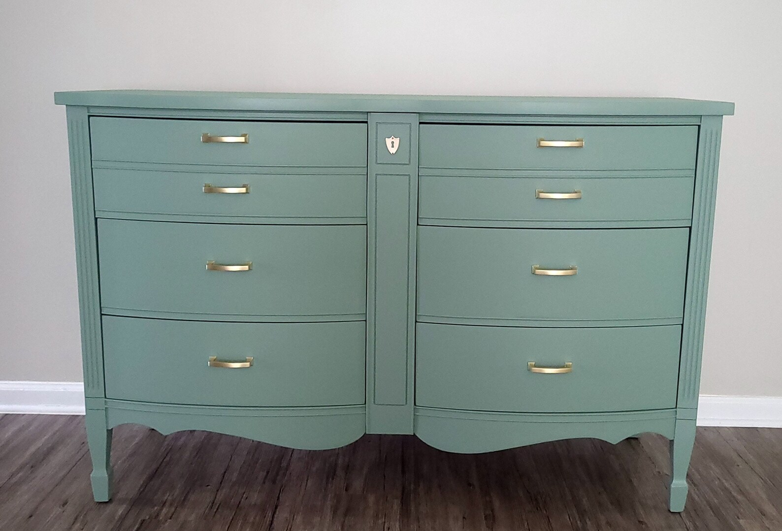 SOLD Beautiful Vintage Dixie 6 Drawer Bowfront Double Dresser - Etsy