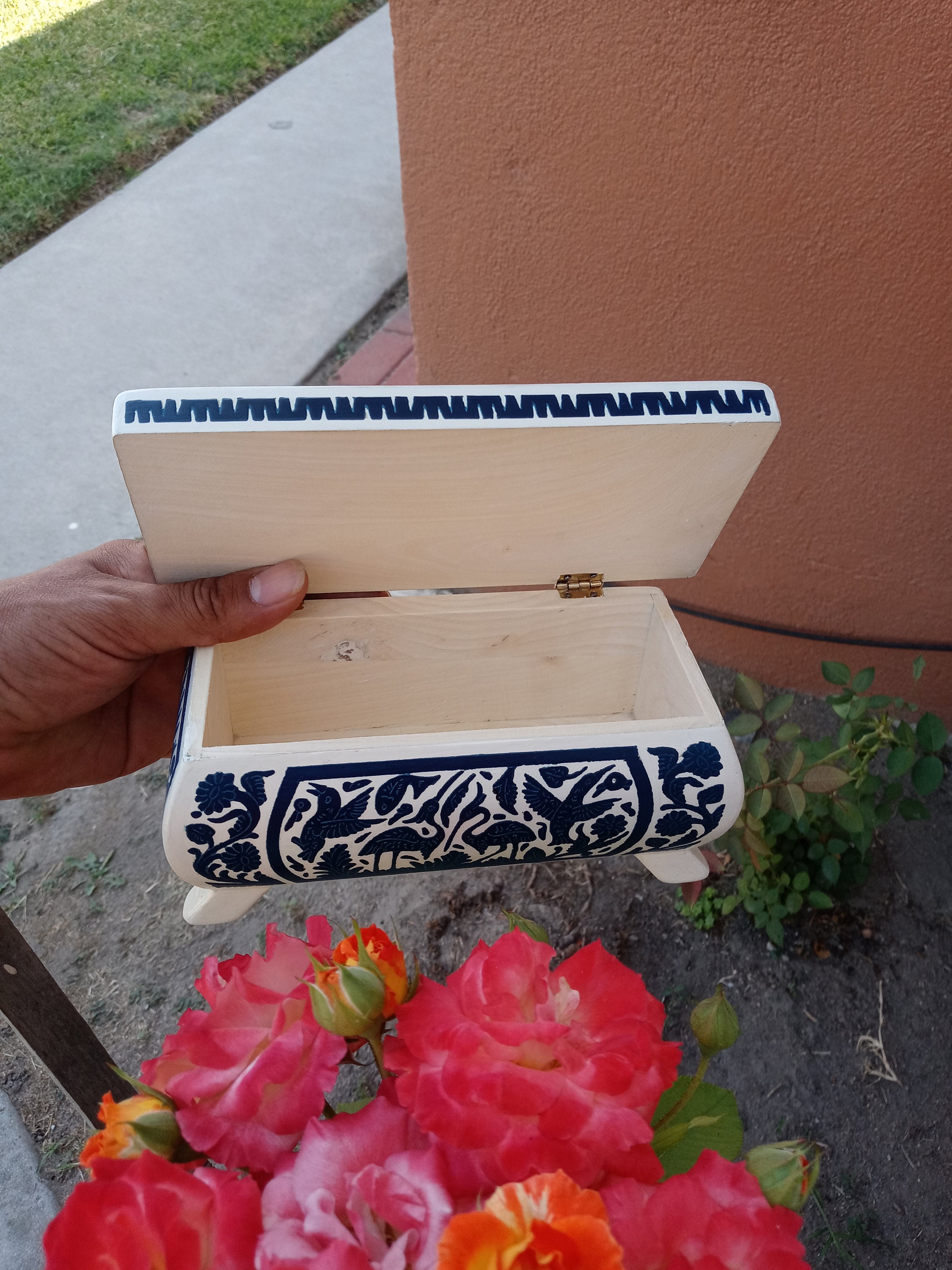 Japanese Style Olinala Box With Unique Designs Made by the Castillo ...