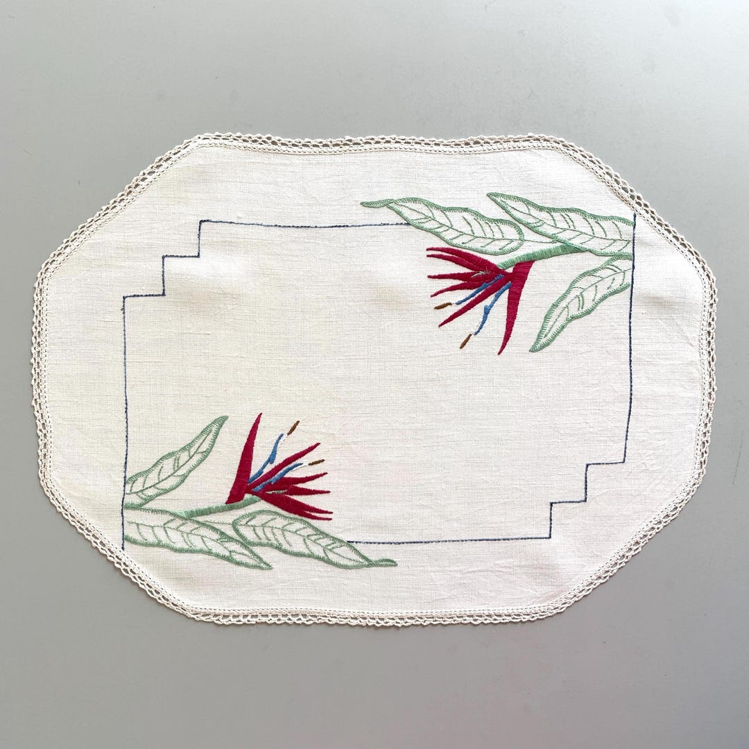 Doilie Vintage Embroidered Red Flowers With Green Leaves and Crocheted ...