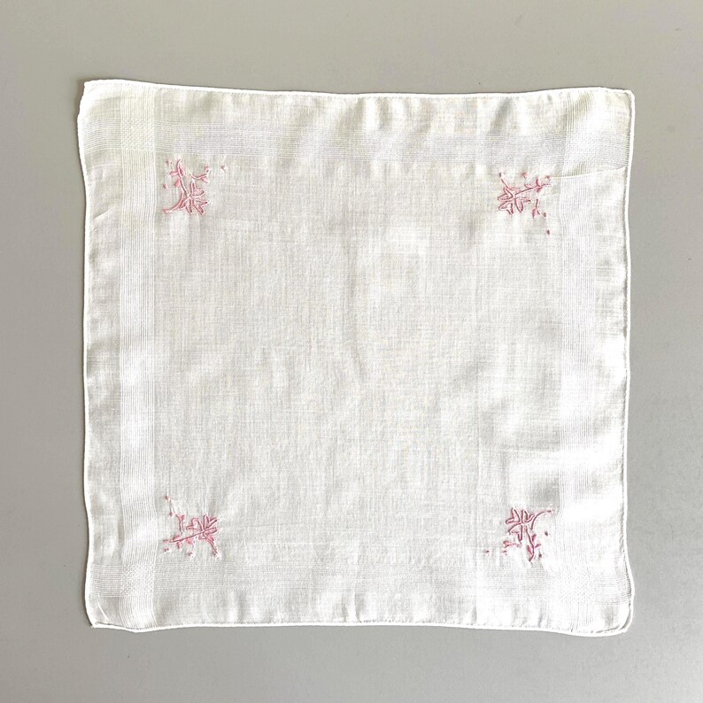 Handkerchief Vintage Sheer Pink Embroidered Flowers in 4 Corners - Etsy