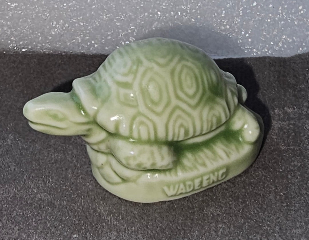 Wade England Vintage Sea Turtle Miniature Porcelain Figurine - Etsy