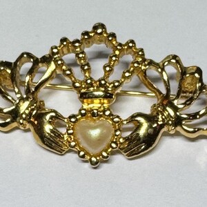 Vintage Avon Gold Tone Irish Claddagh Faux Pearl Brooch / Pin - Etsy
