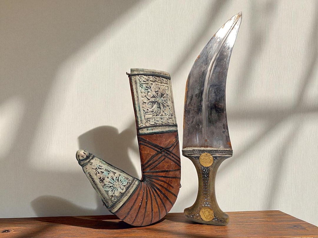 Vintage Mid-20th Century Yemeni Jambiya Dagger - Intricate Silverwork ...