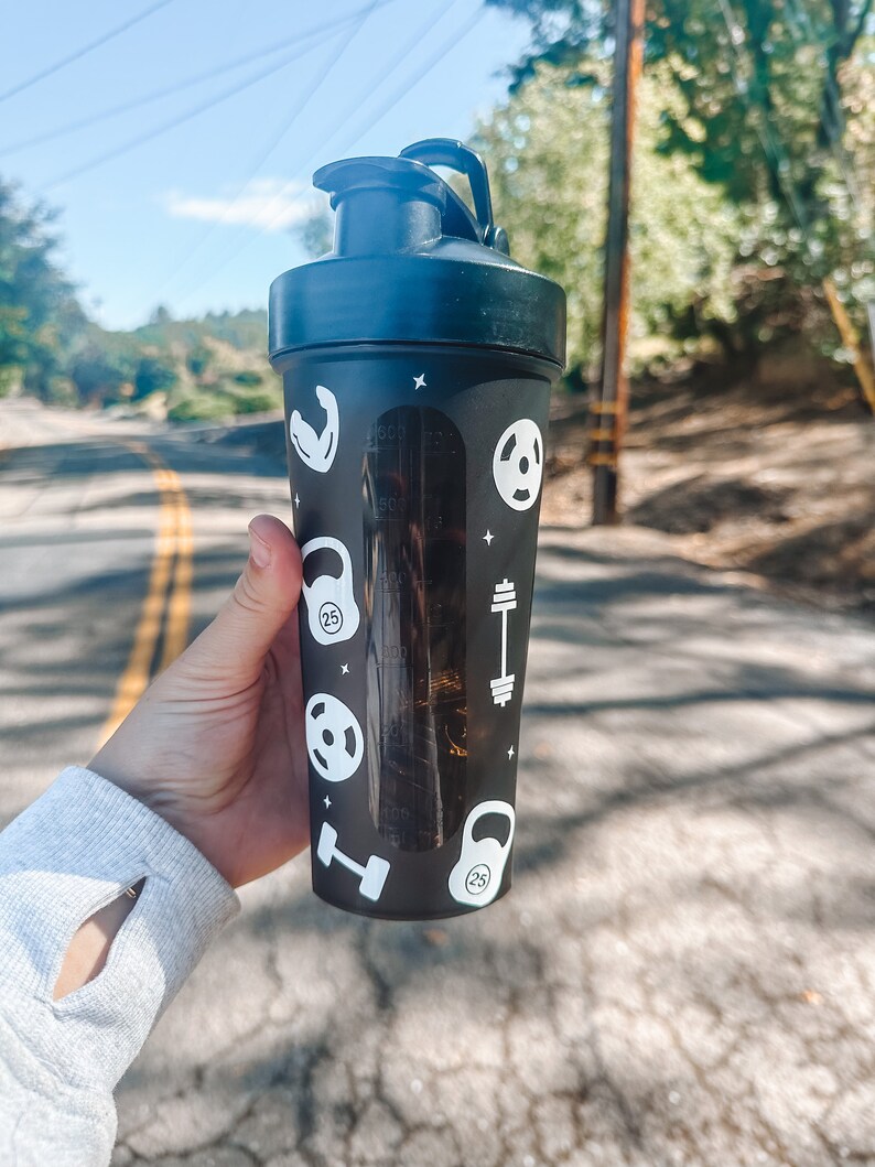 It’s A Good Day to Lift Heavy | 20oz Gym Shaker Bottle | Gym Gift ...