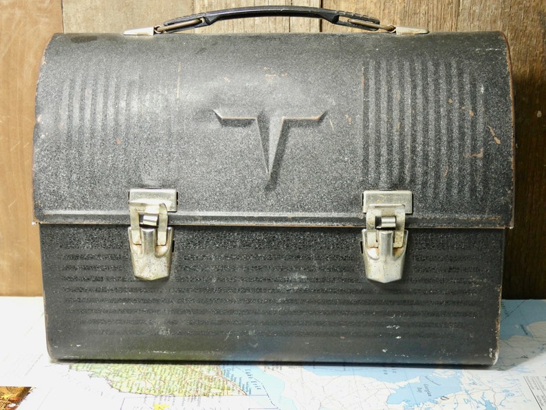 Vintage V Victory Metal Lunch Box - Etsy