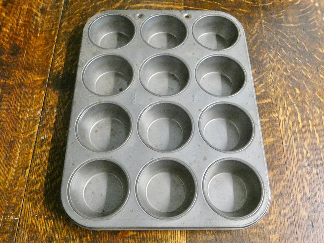 Metal EKCO Muffin Tins Vintage Display Prop Antique Decor - Etsy
