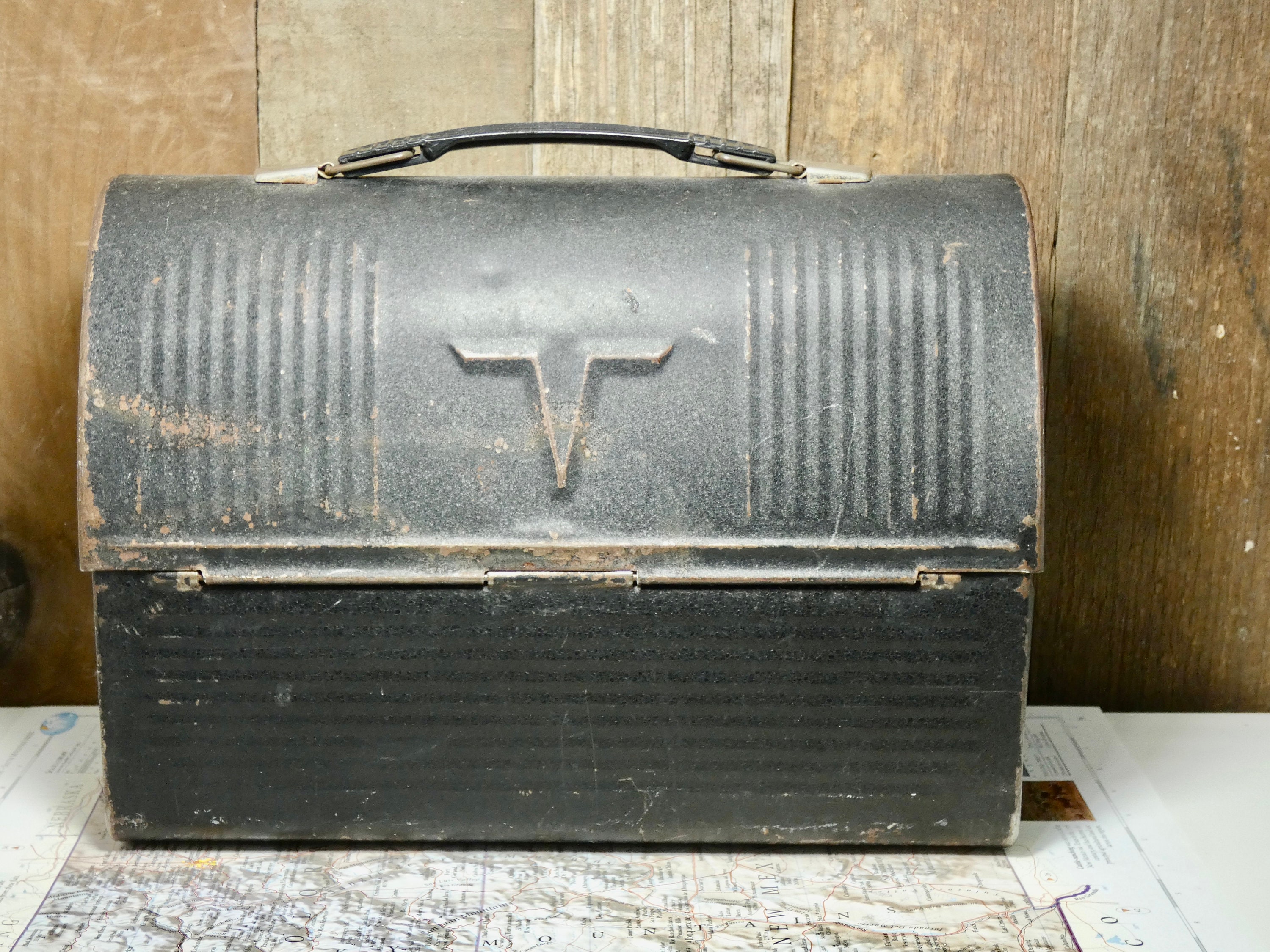 Vintage V Victory Metal Lunch Box - Etsy