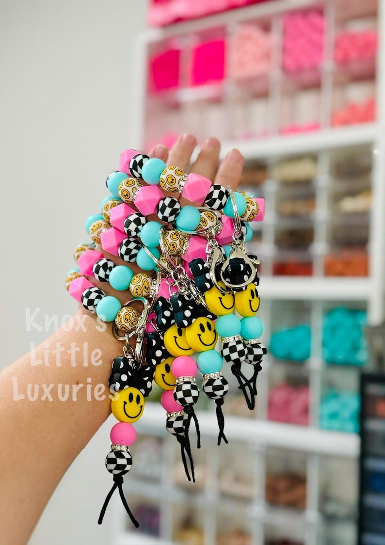 Retro Happy Face Wristlet Keychain | Cute Keychain | Retro Keychain - Etsy