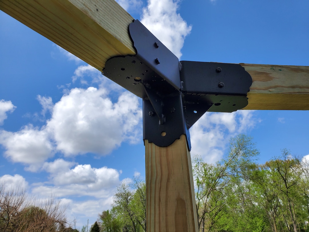 DIY Heavy Duty 4x4 Octagon Elbow Bracket: 45-degree Wood Framing ...