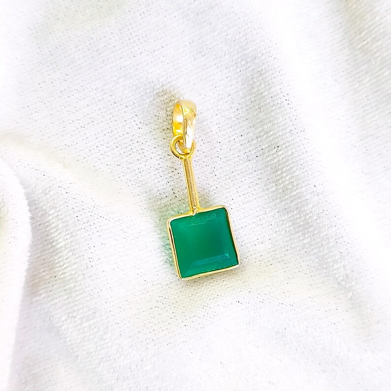 Colgante cuadrado de ónix verde natural, joyería artesanal de oro ...