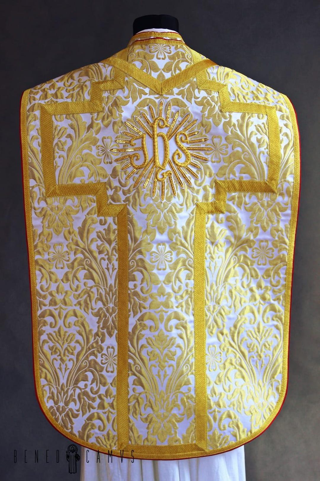 Roman White Gold Chasuble Vestment With Hand Embroidery - Etsy