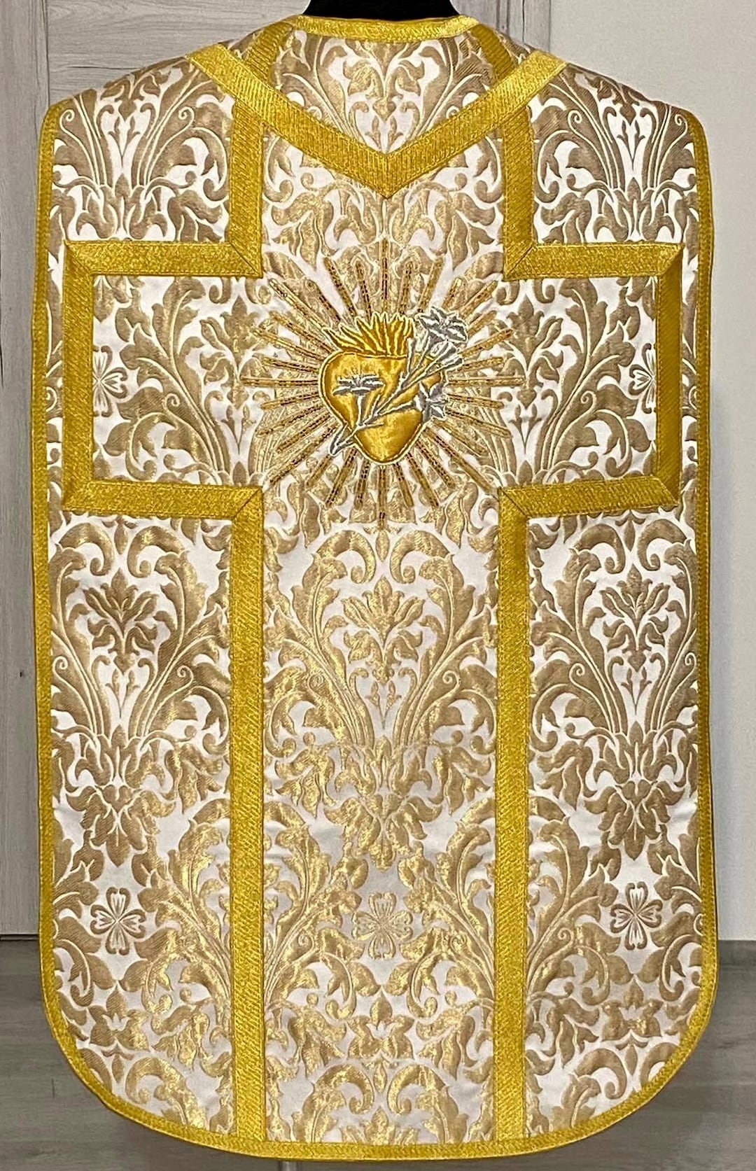Roman White Gold Chasuble Vestment With Hand Embroidery - Etsy