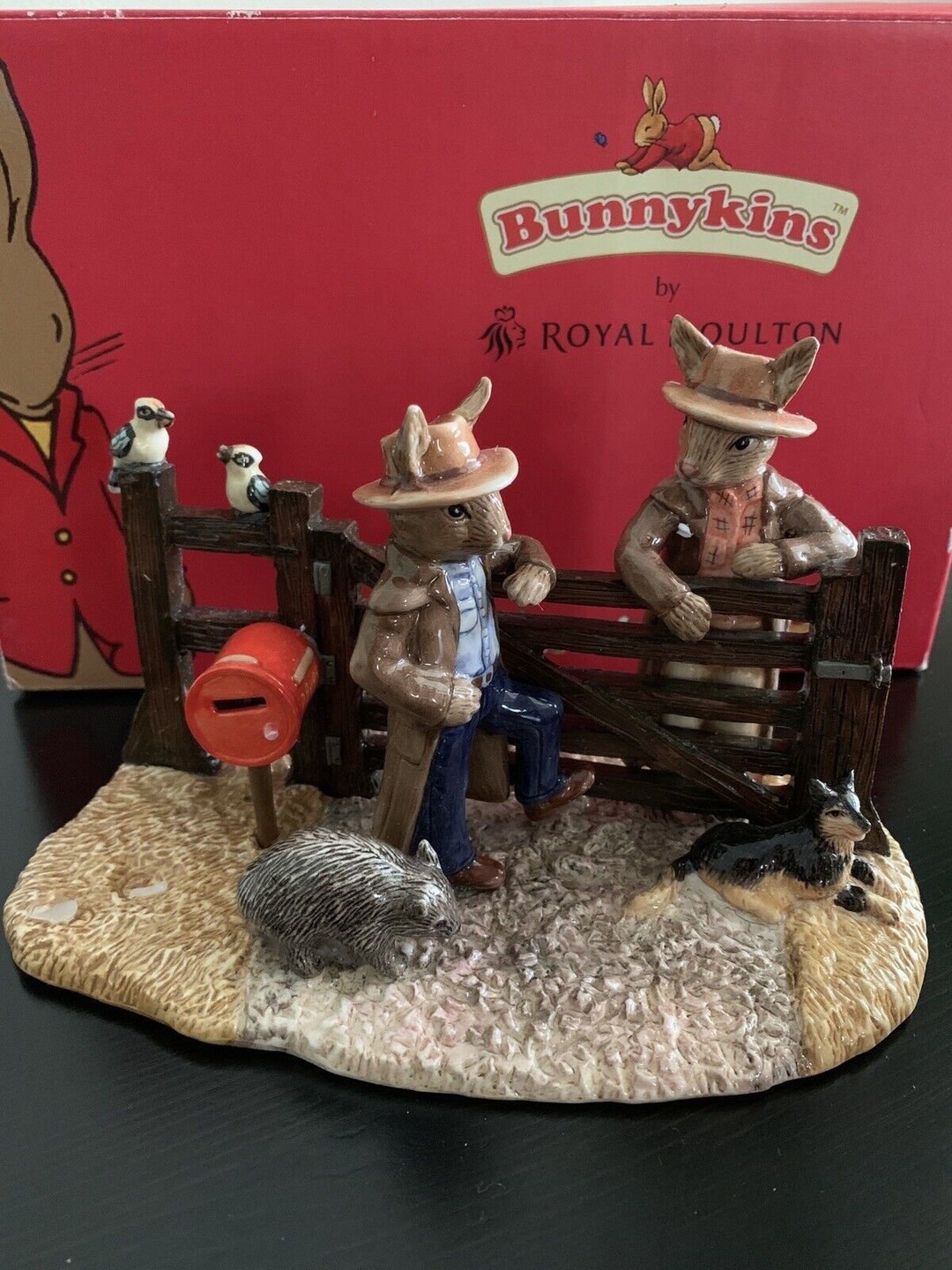 Royal Doulton Bunnykins - G'day Mate Tableau Db496 - 026/500 *damaged ...