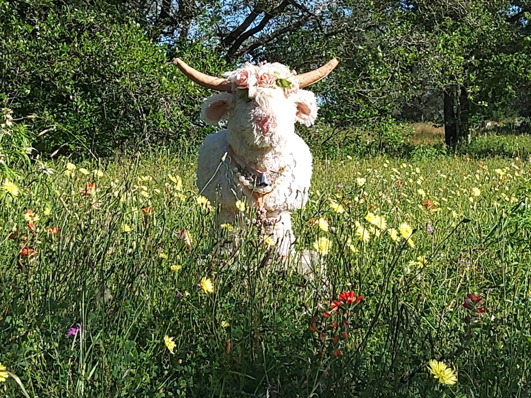 Highland Cow Stool - Etsy