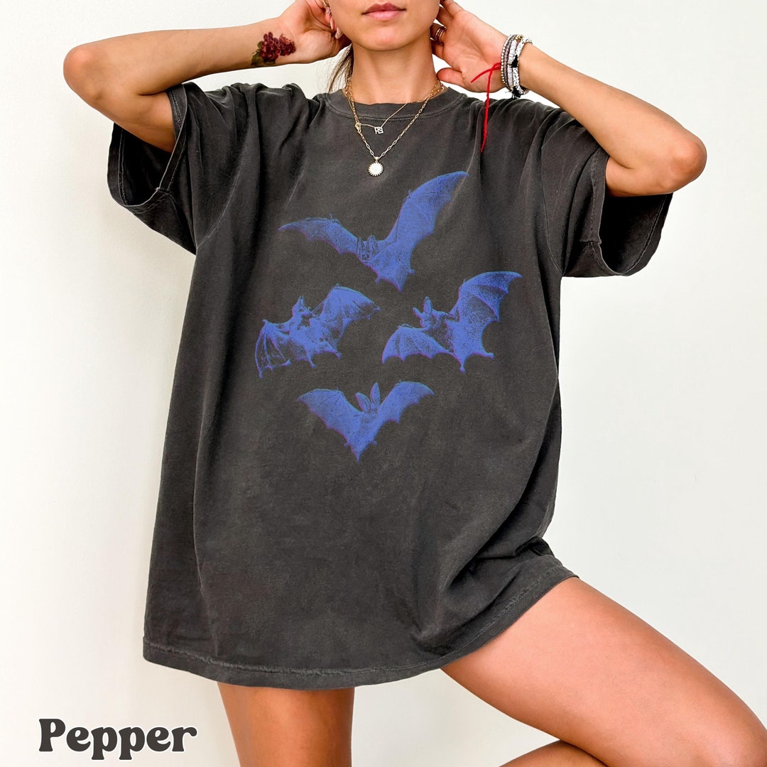 Comfort Colors® Retro Bats Tee Y2K Inspired Bats Shirt, 90s Style Bats ...