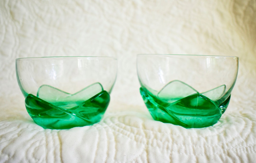 Set of 2 Green Leaf Bottom Glass Bowls Green Glass Bowls - Etsy
