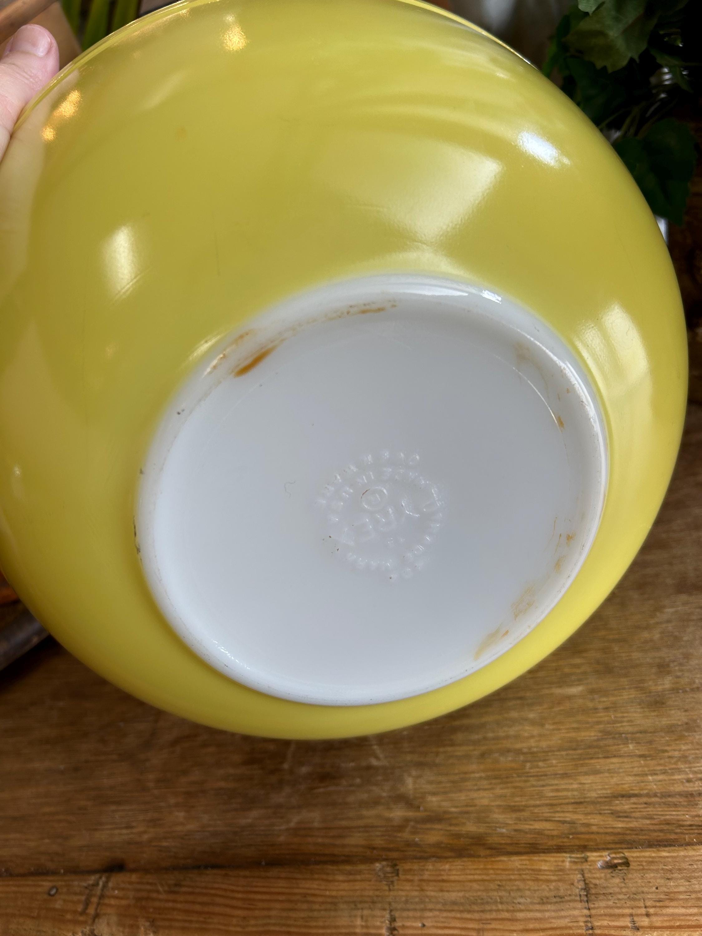 Vintage Pyrex Primary Colors Nesting Bowls. Pyrex Mixing Bowls Set of 4 ...