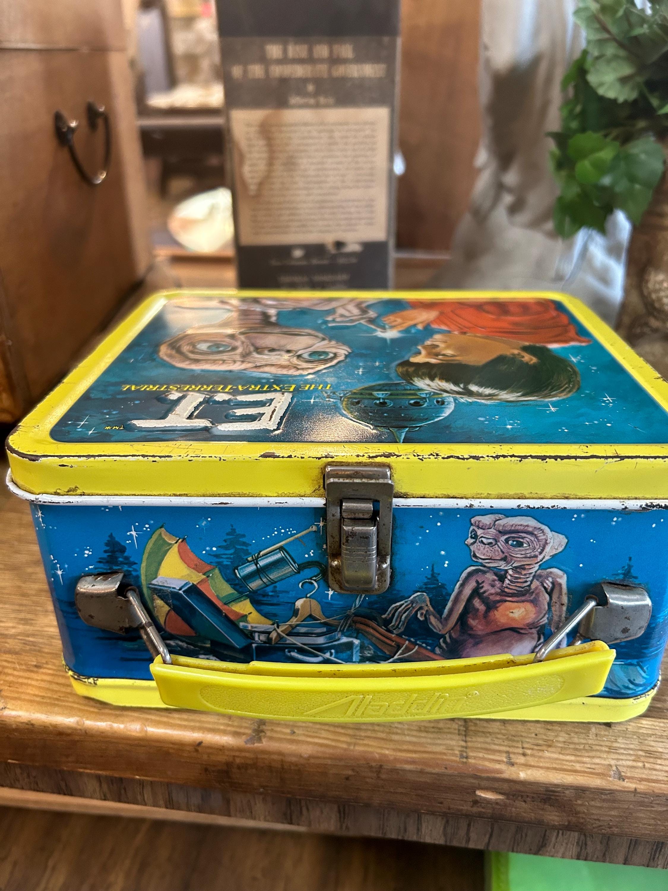 Vintage E.T. the Extra-terrestrial Metal Lunch Box. Made by Alladin ...