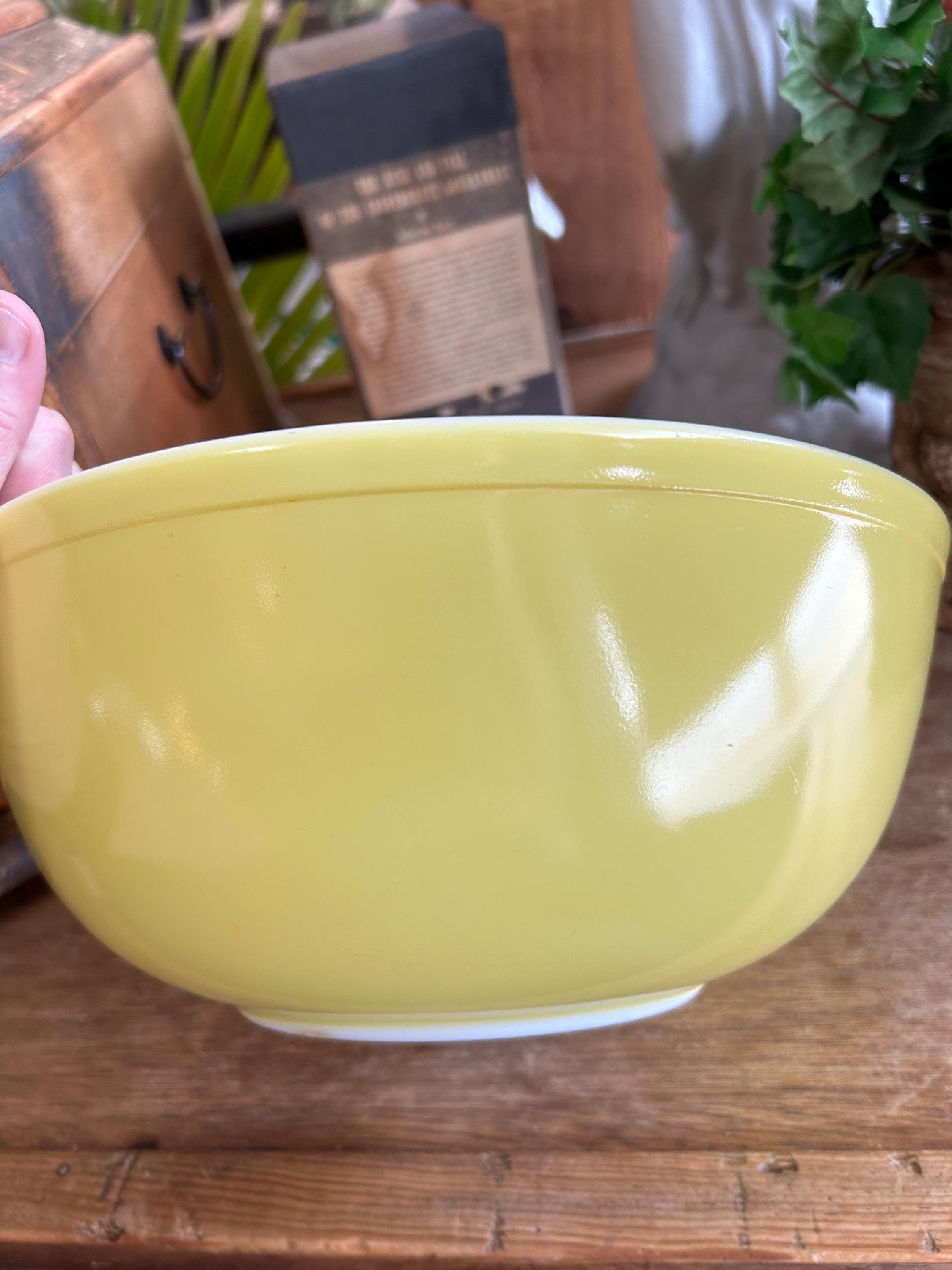 Vintage Pyrex Primary Colors Nesting Bowls. Pyrex Mixing Bowls Set of 4 ...