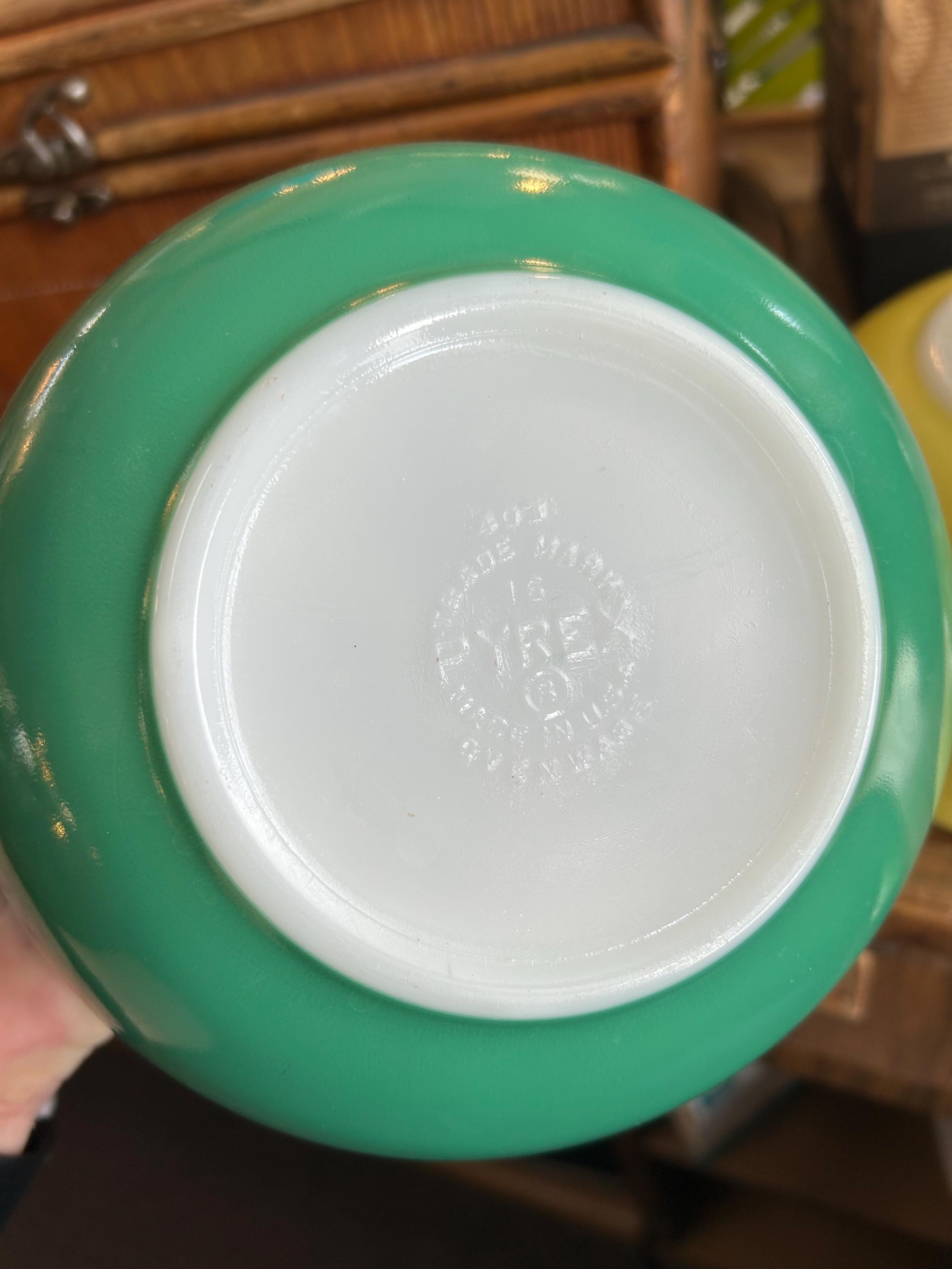 Vintage Pyrex Primary Colors Nesting Bowls. Pyrex Mixing Bowls Set of 4 ...