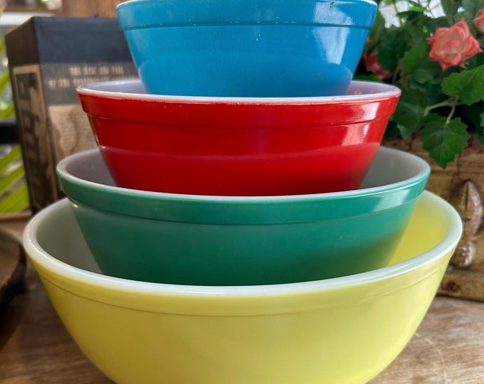 Vintage Pyrex Primary Colors Nesting Bowls. Pyrex Mixing Bowls Set of 4 ...