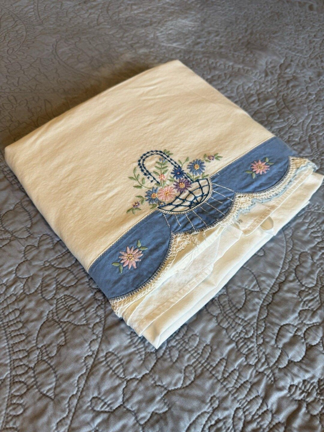 Vintage Hand Embroidered Coverlet Bedspread Double Cottage Floral ...